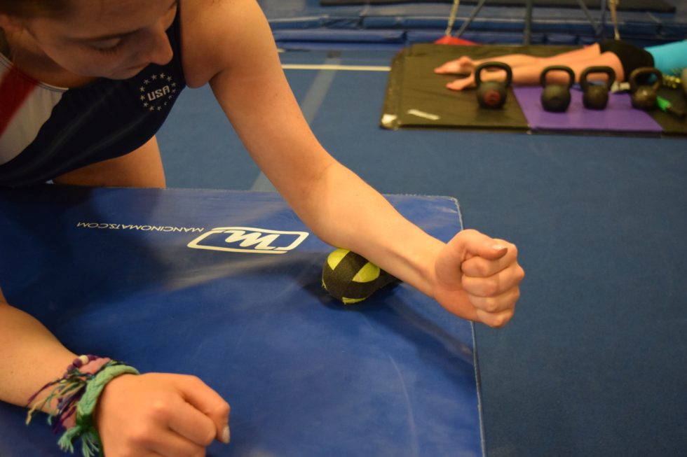 Assessing and Fixing The Dreaded “Pike Arch” Handstand: 6 Issues To ...